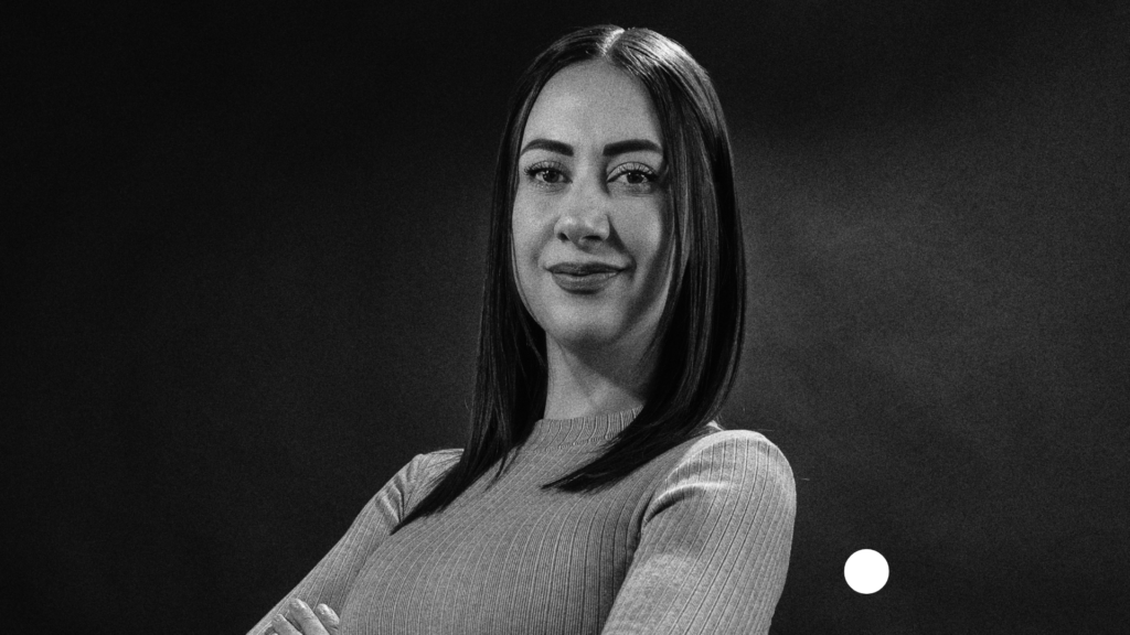 Ari Uribe: La voz versátil que representa con orgullo al talento ...